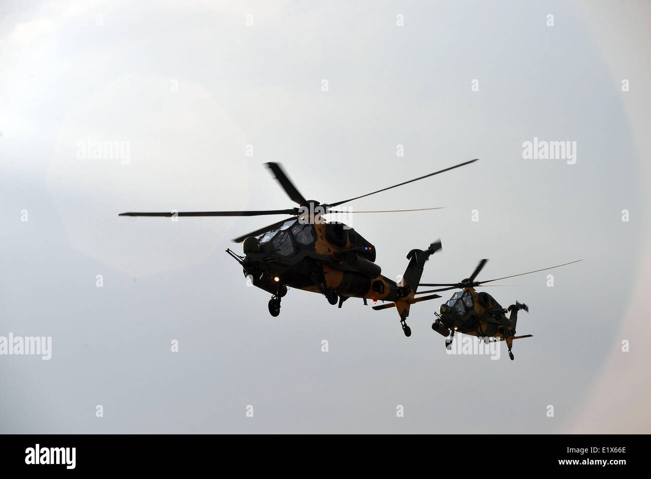 (140610) -- ANKARA, June 10, 2014 (Xinhua)-- Two helicopters T-129 ATAK ...