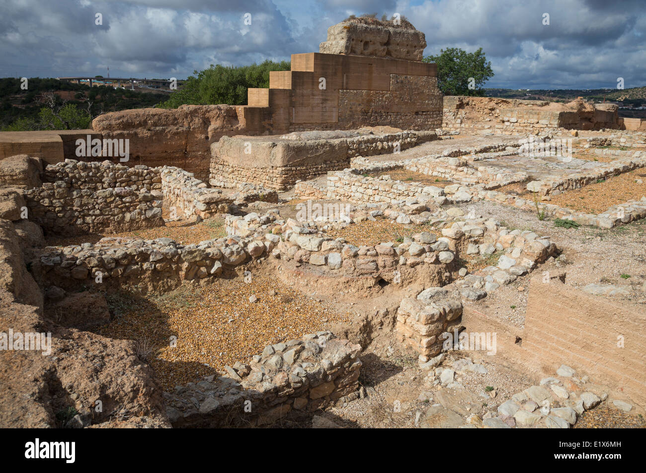 Paderne Castle, The Algarve, portugal Stock Photo - Alamy