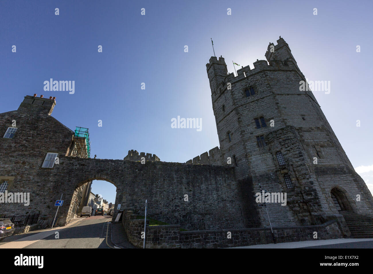 Gate to Caernarfon Castle Stock Photo - Alamy
