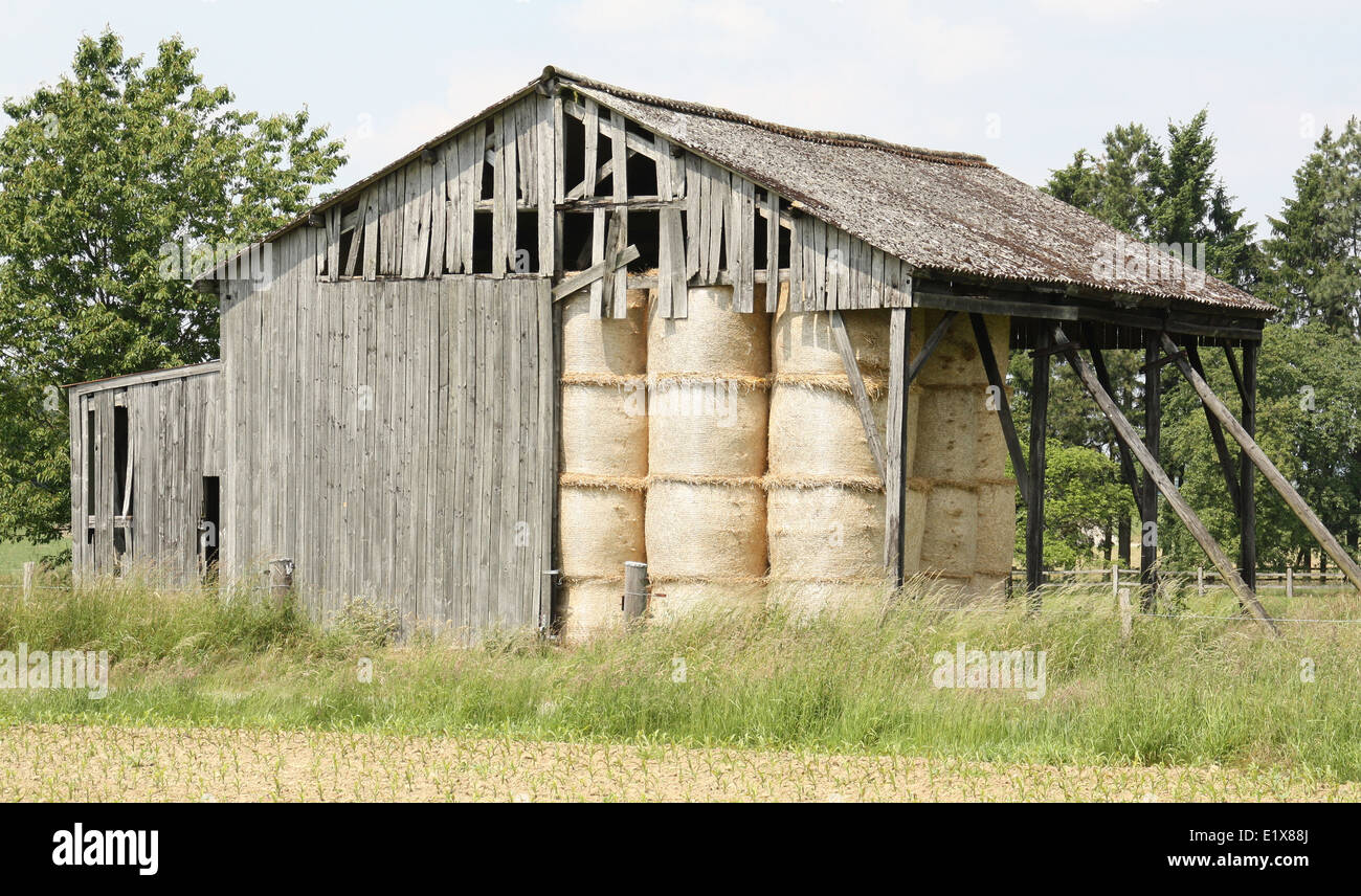 Wooden hay barn hi-res stock photography and images - Alamy