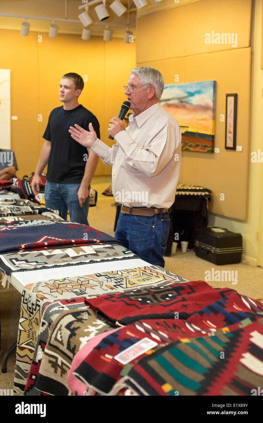 Navajo rug hi-res stock photography and images - Alamy