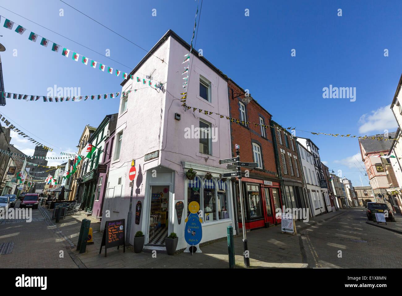 Street in caernarfon hi-res stock photography and images - Alamy