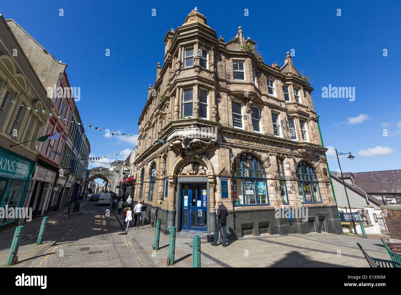 Stryd Y Porth Mawr. Caernarfon Stock Photo - Alamy