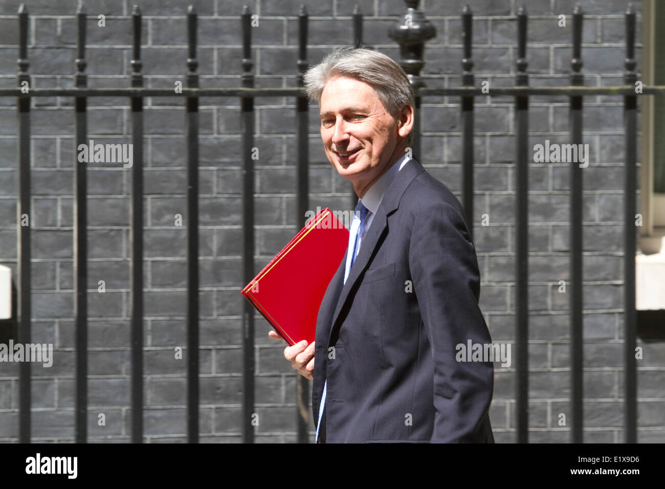 Philip hammond mp defence secretary hi-res stock photography and images ...