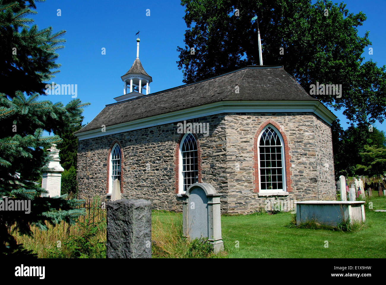 Sleepy Hollow, NY: 1685 Old Dutch Church Stock Photo - Alamy