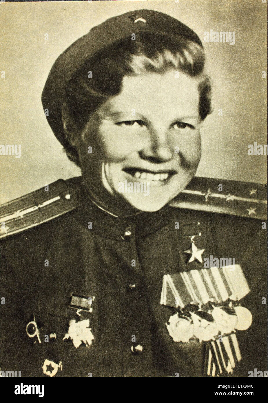 Russian female pilots ww2 hi-res stock photography and images - Alamy