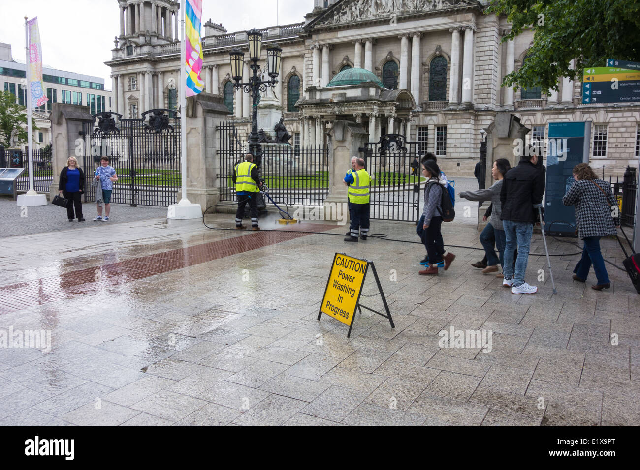 Power washing sidewalk hi-res stock photography and images - Alamy