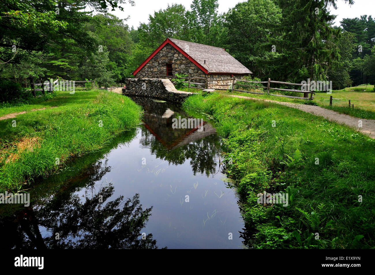 Stone grist mill hi-res stock photography and images - Alamy