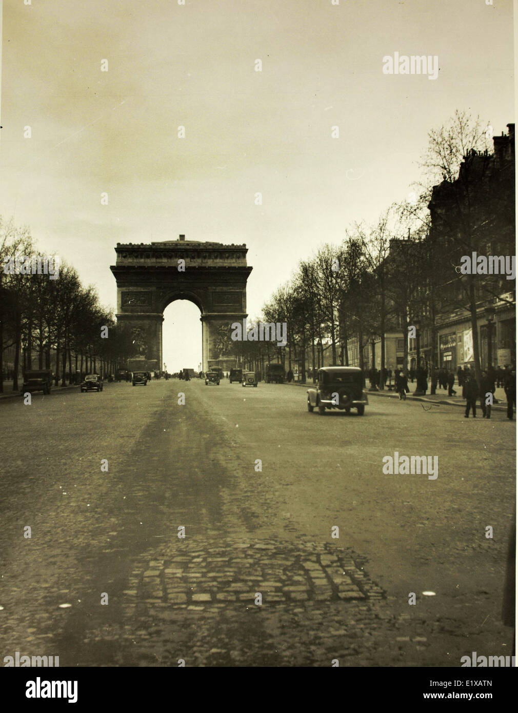 Paris 1941 hi-res stock photography and images - Alamy