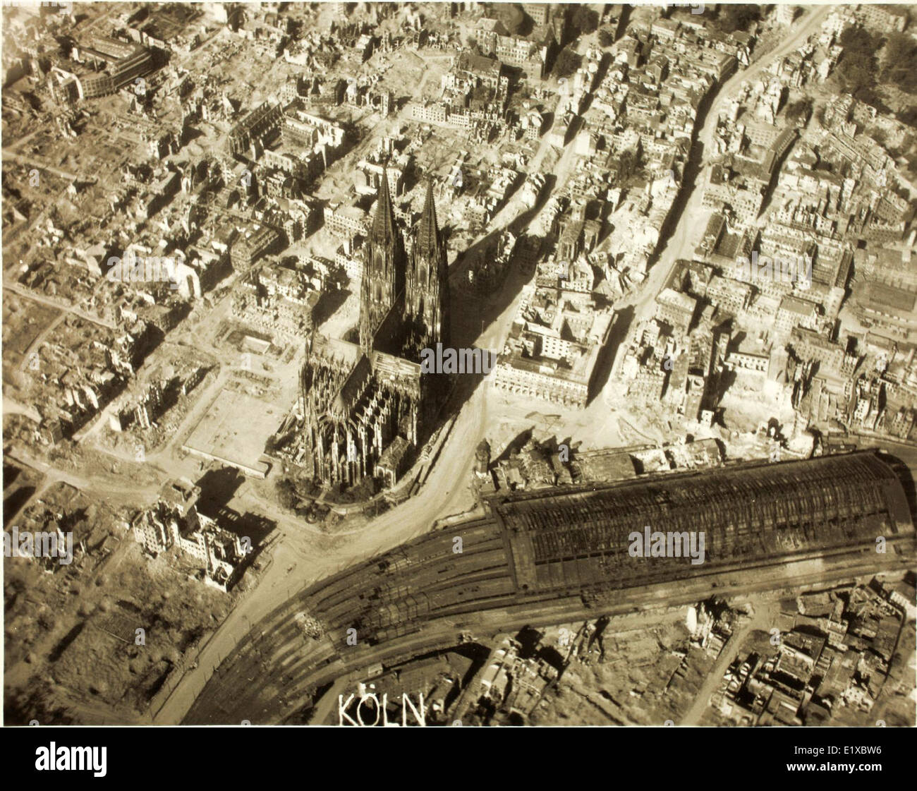Cologne aerial 1945 hi-res stock photography and images - Alamy