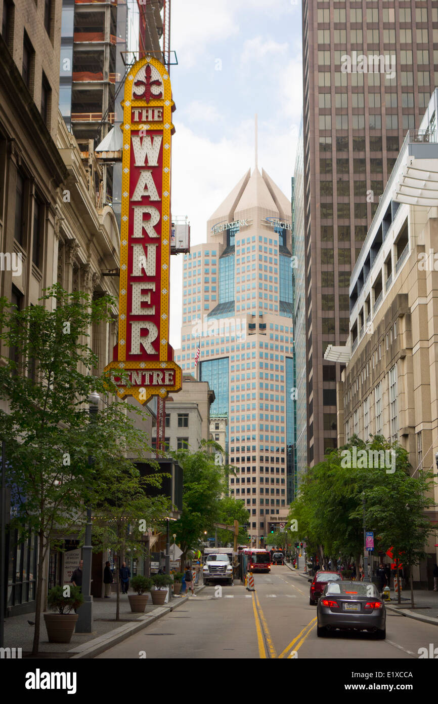 Warner movie theater hi-res stock photography and images - Alamy
