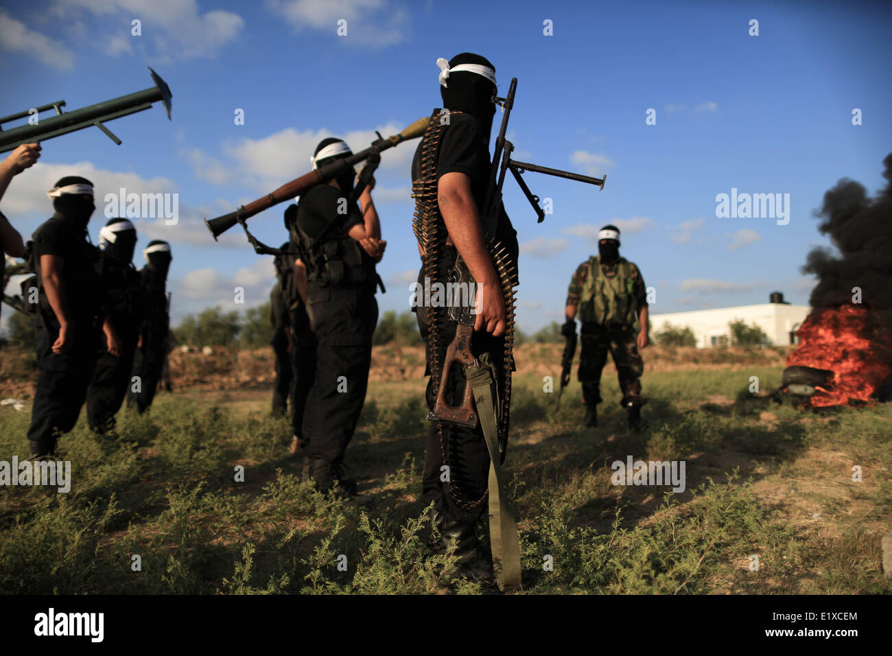 Al mujahideen hi-res stock photography and images - Alamy