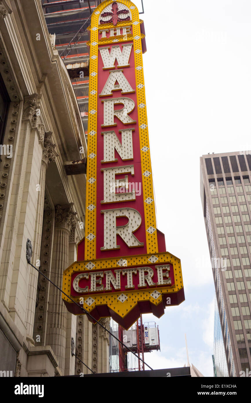 Warner movie theater hi-res stock photography and images - Alamy
