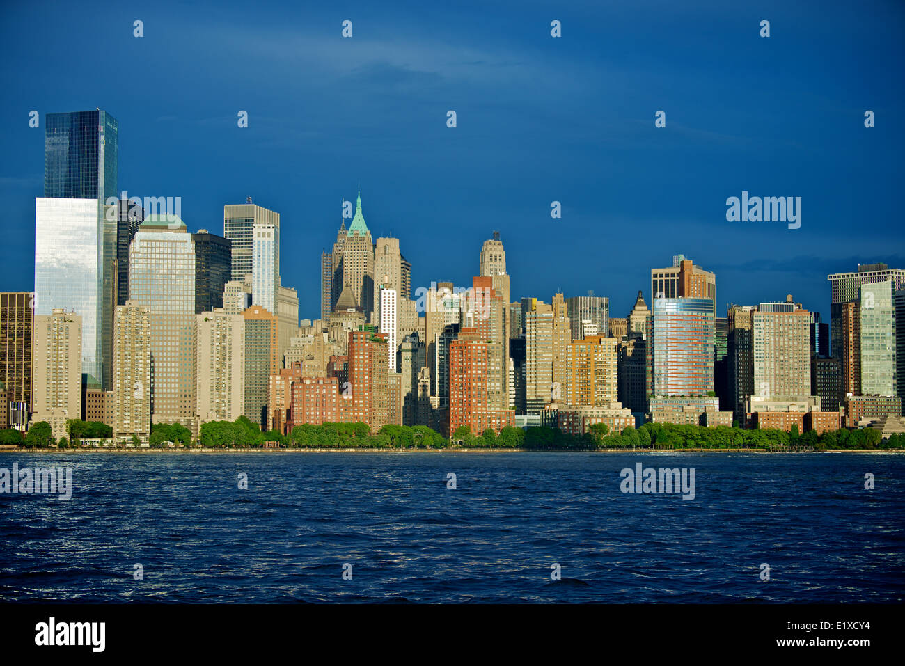 Manhattan rain hi-res stock photography and images - Alamy