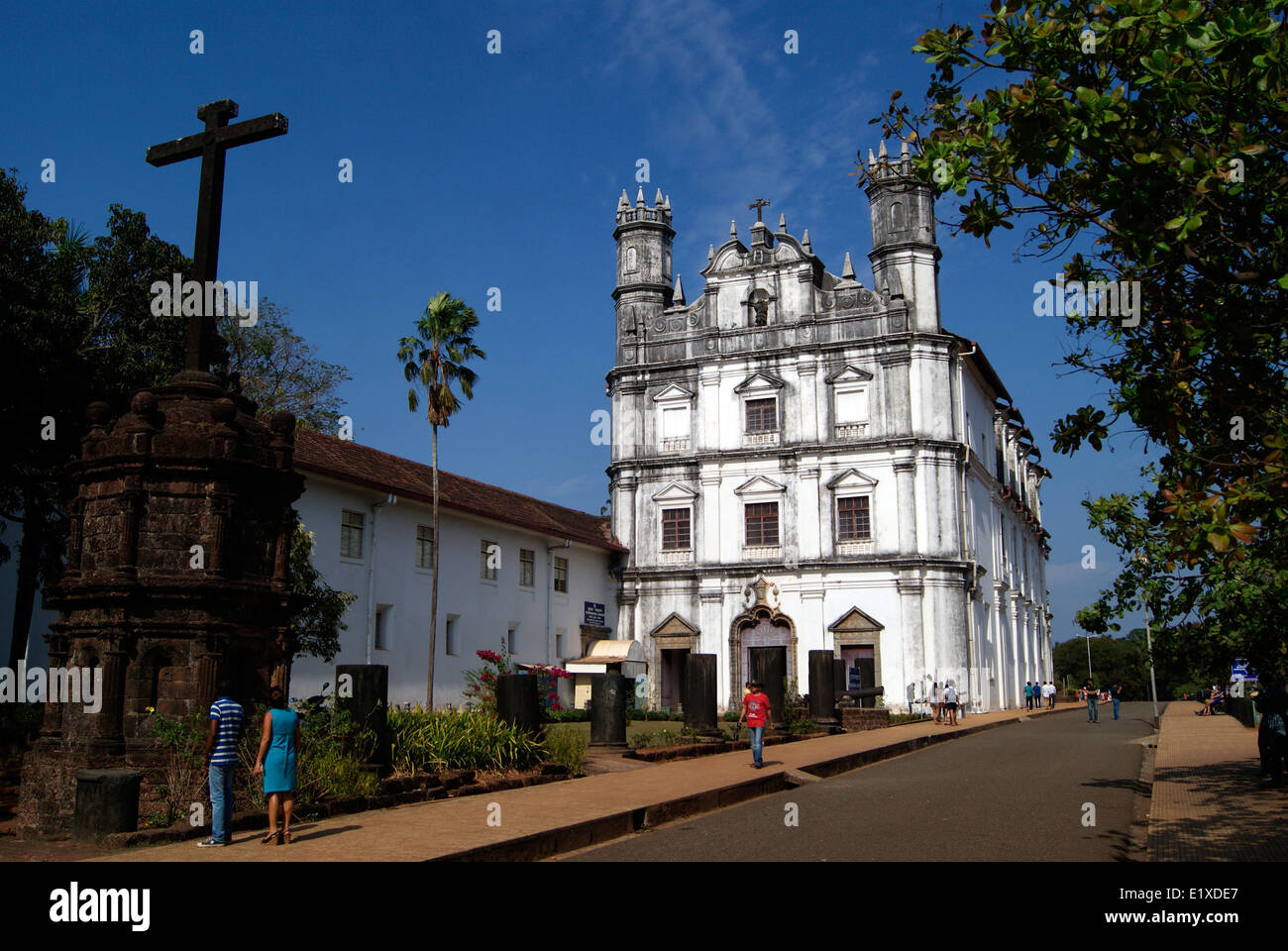 Tourists goa church hi-res stock photography and images - Alamy