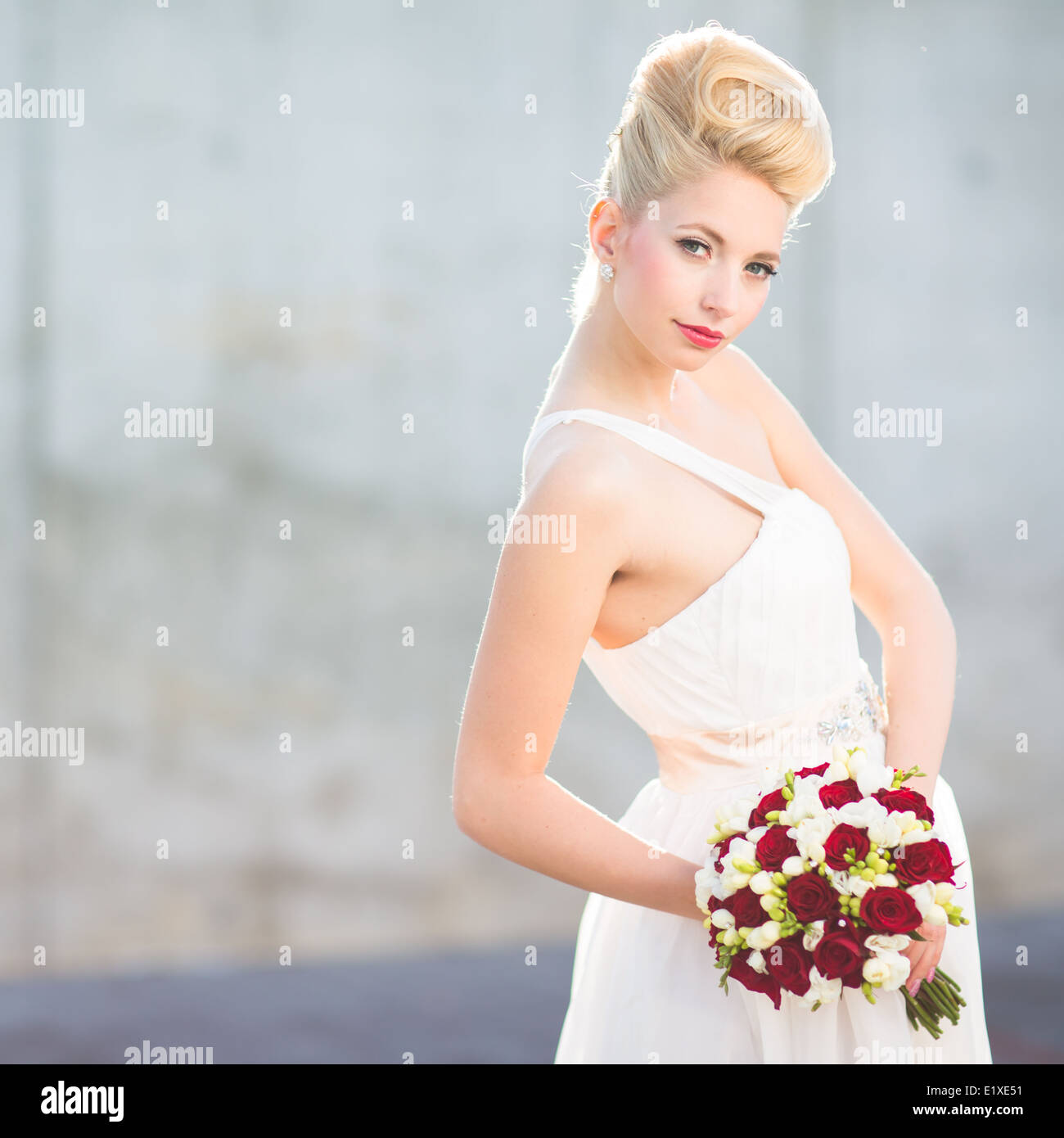 Gorgeous bride on her wedding day (color toned image; shallow DOF Stock ...