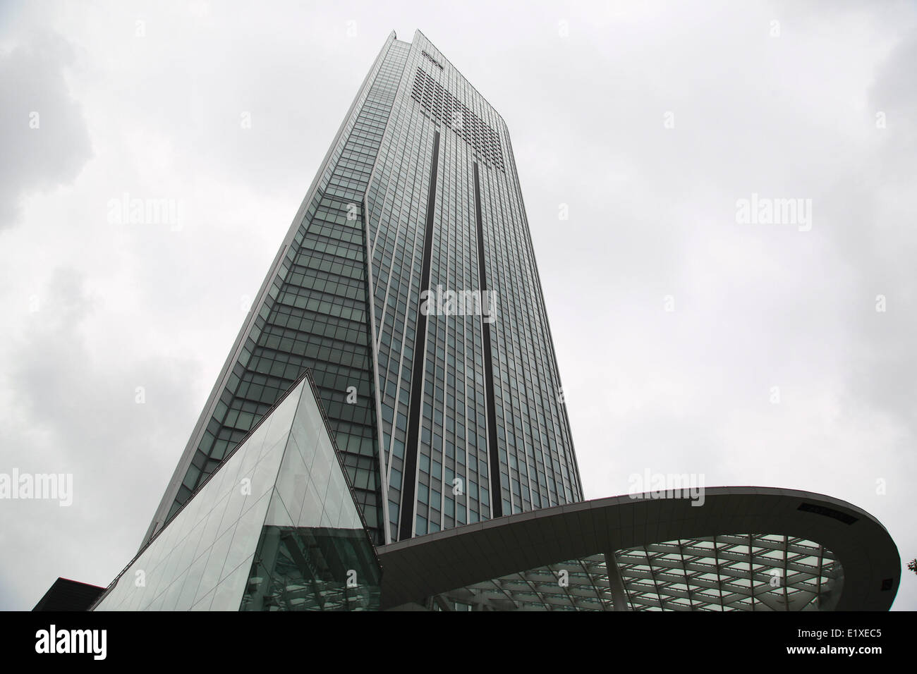 Tokyo, Japan. 11th June, 2014. The skyscraper complex Toranomon Hills ...