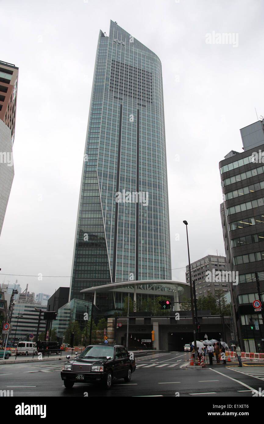 Tokyo, Japan. 11th June, 2014. The skyscraper complex Toranomon Hills ...