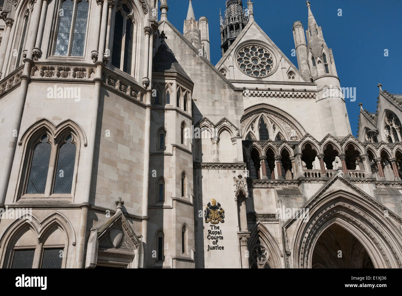Courthouse structure uk hi-res stock photography and images - Alamy