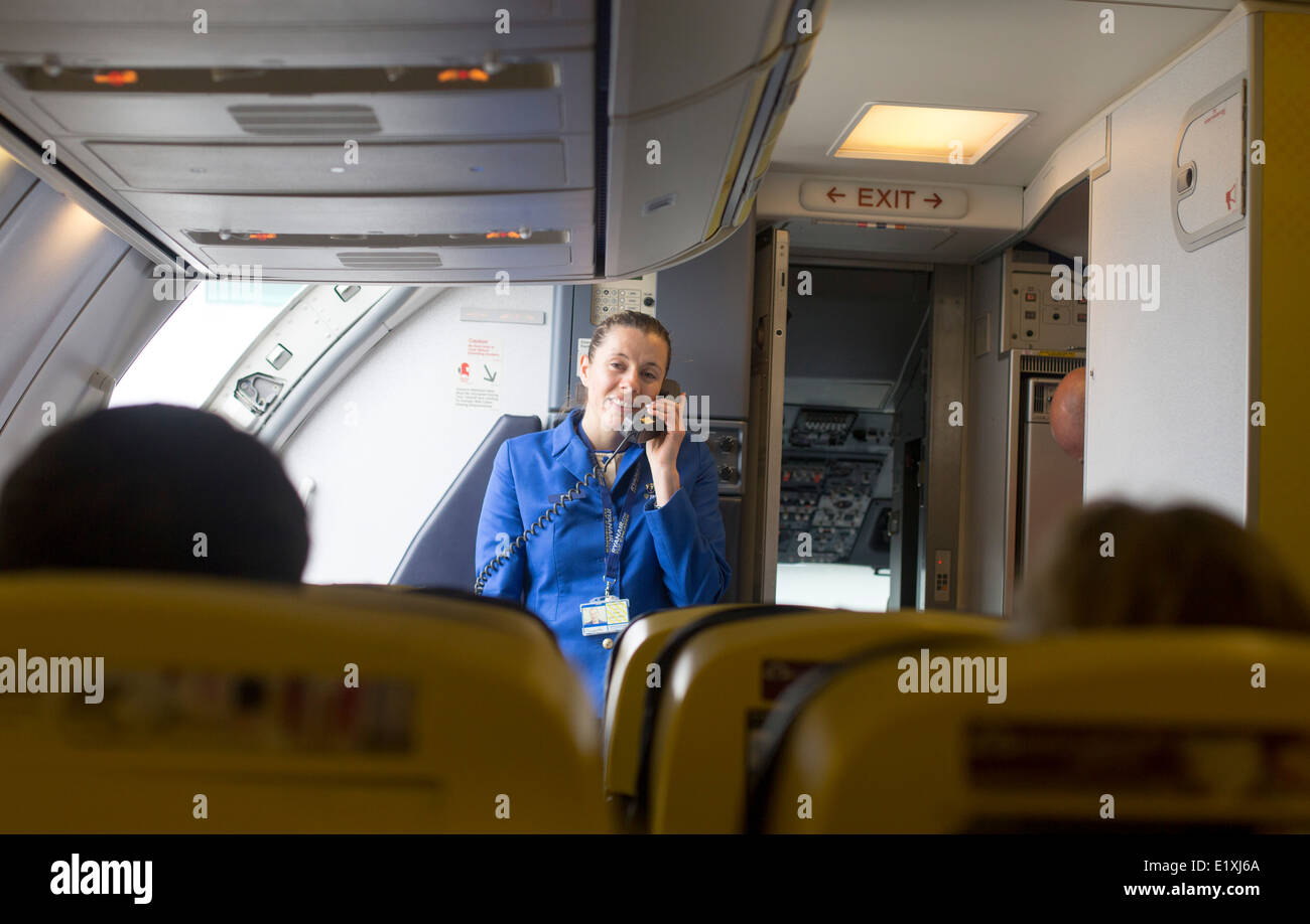 Ryanair cabin crew hi-res stock photography and images - Alamy