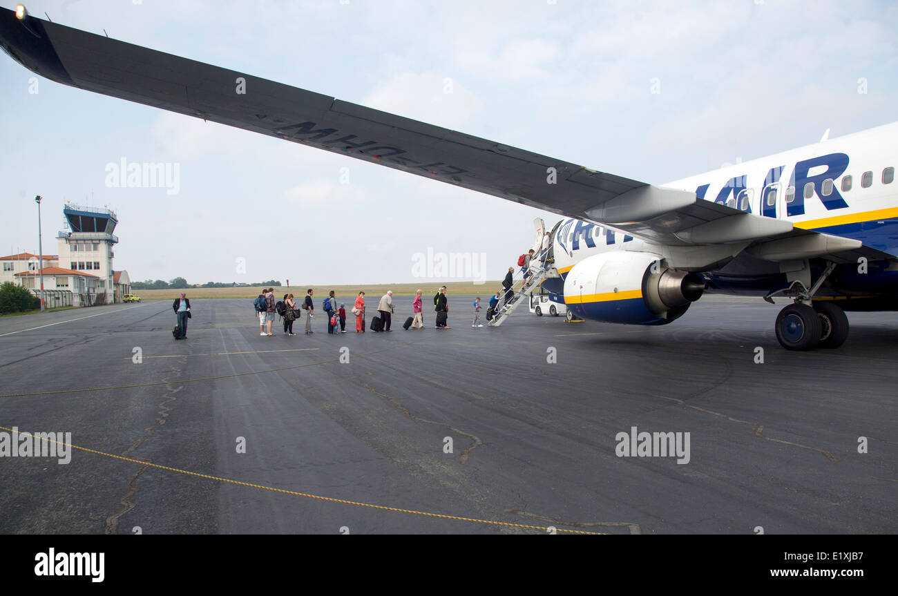 Ryanair budget airline Stock Photo - Alamy