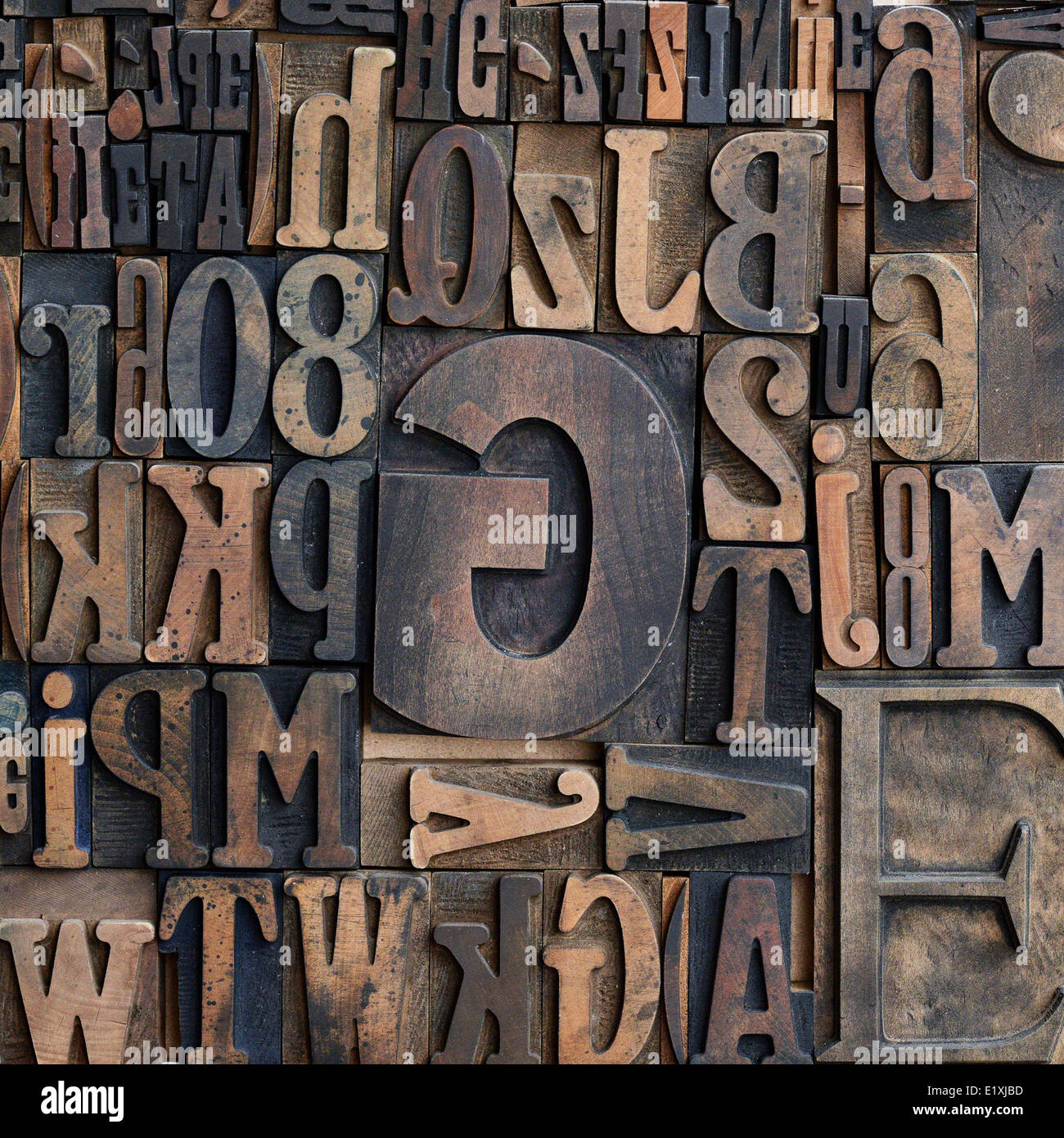 Wooden printers typeface letters Stock Photo - Alamy