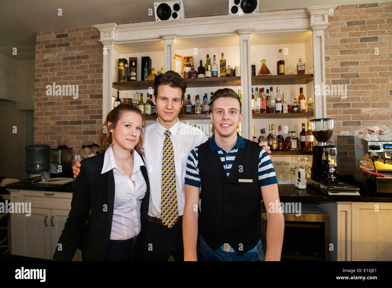 Female waitstaff hi-res stock photography and images - Alamy