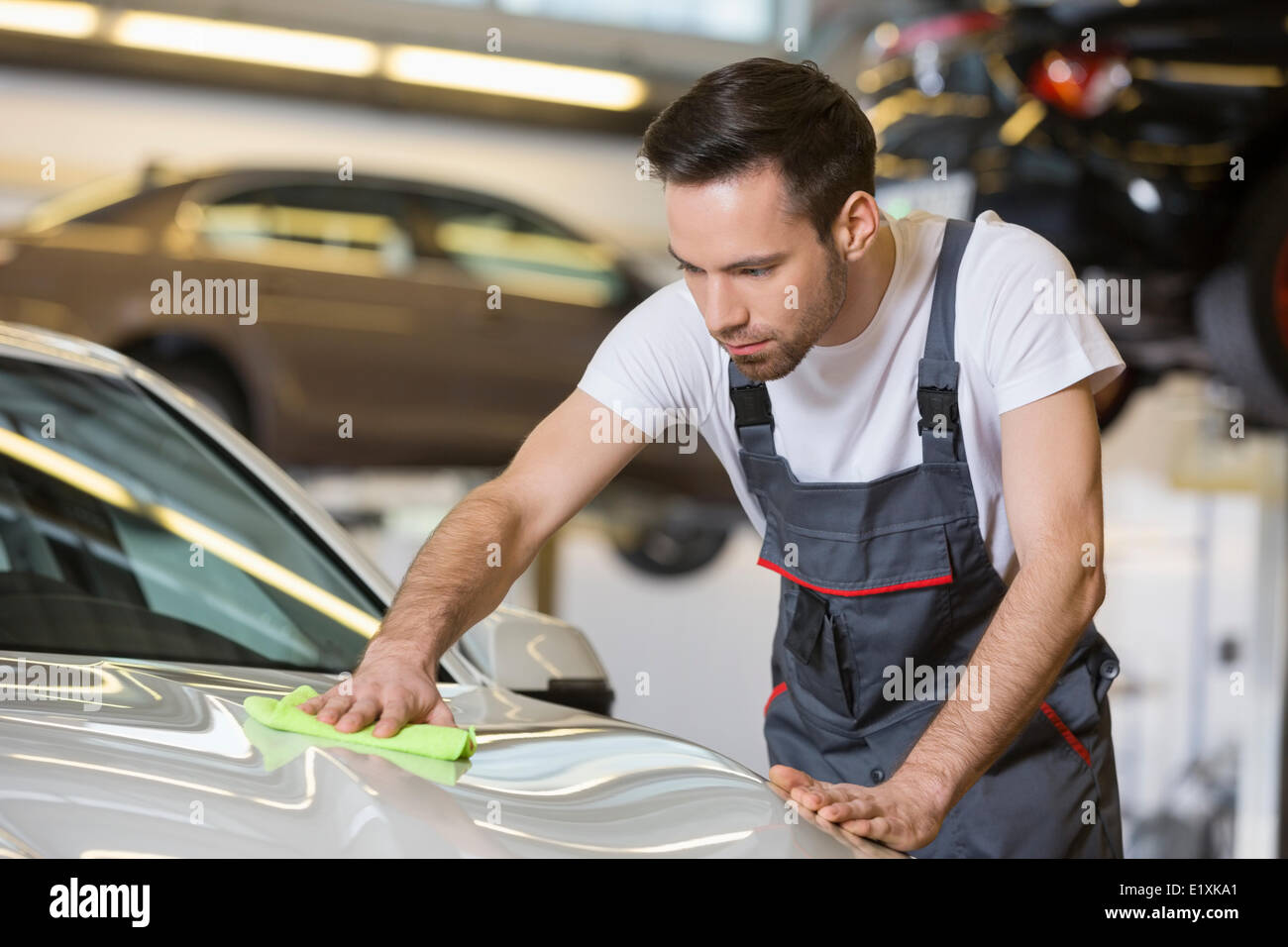 Automobile cleaning hi-res stock photography and images - Alamy
