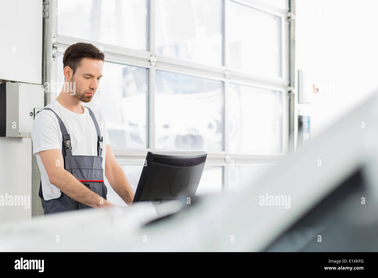 Computer repair store hi-res stock photography and images - Alamy