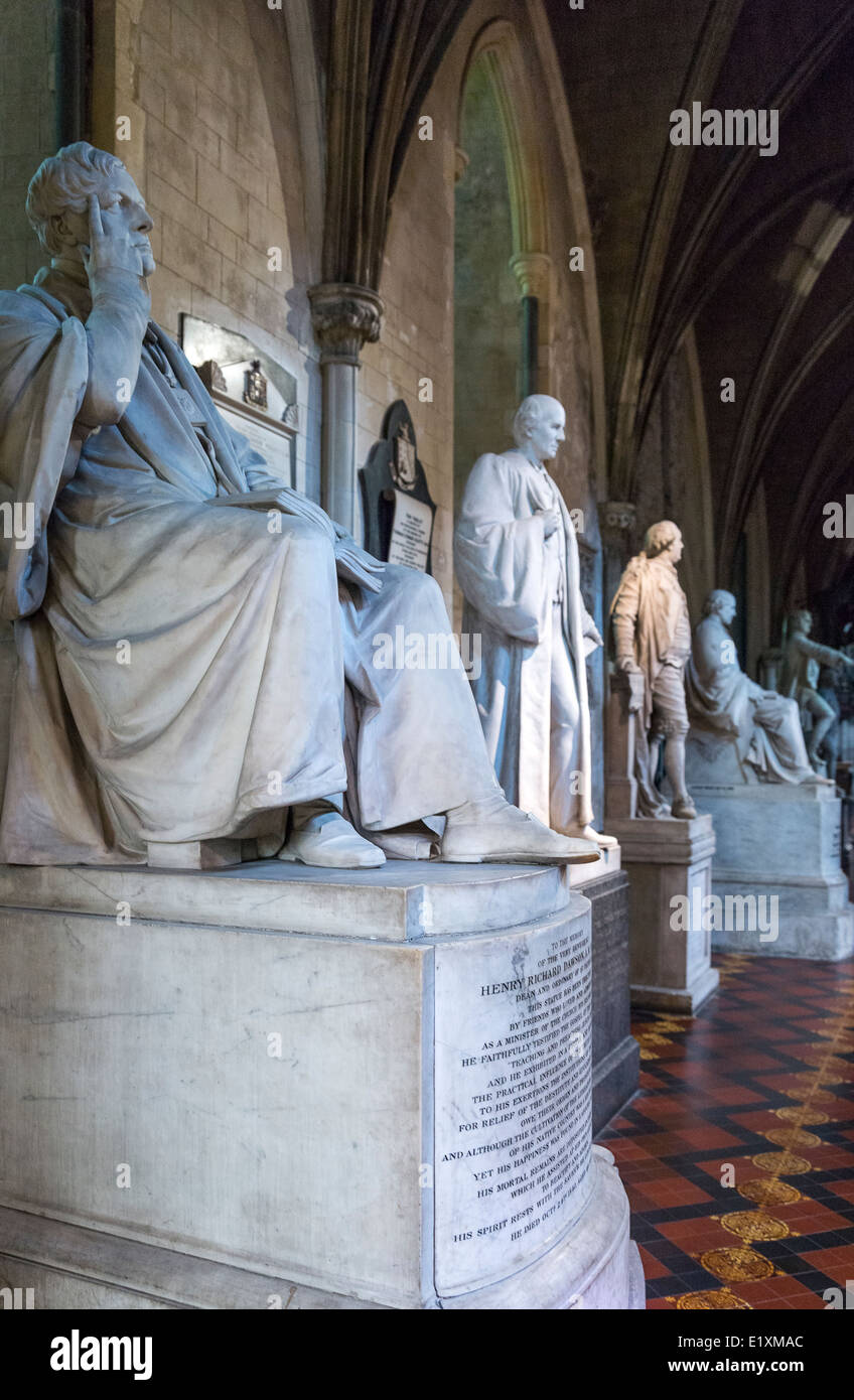 Ireland, Dublin, statues in the interior of the St Patrik's cathedral ...