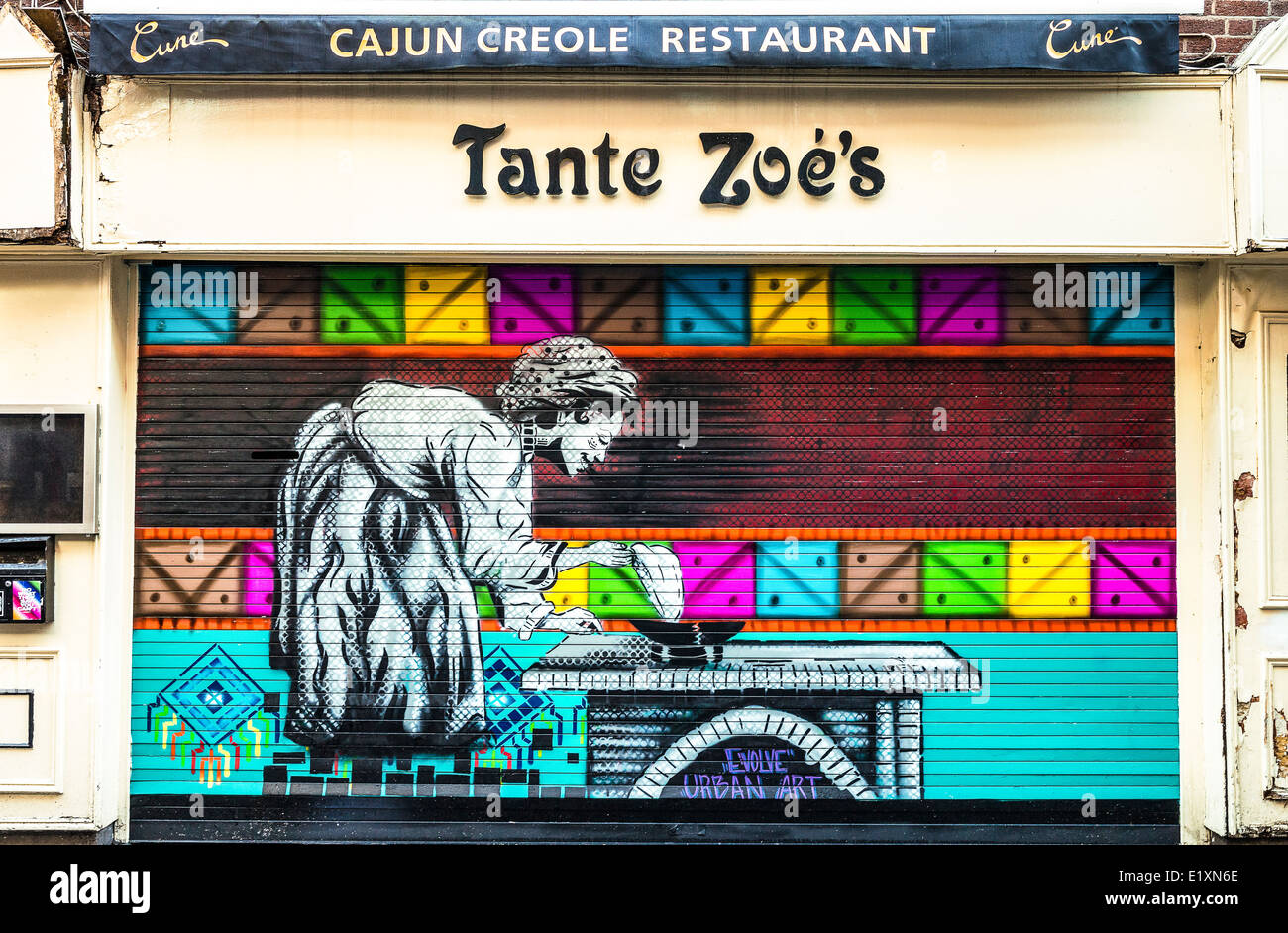 Temple bar quarter hi-res stock photography and images - Alamy