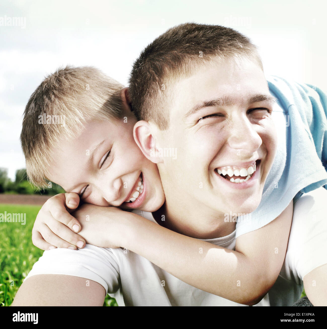 Brothers hi-res stock photography and images - Alamy