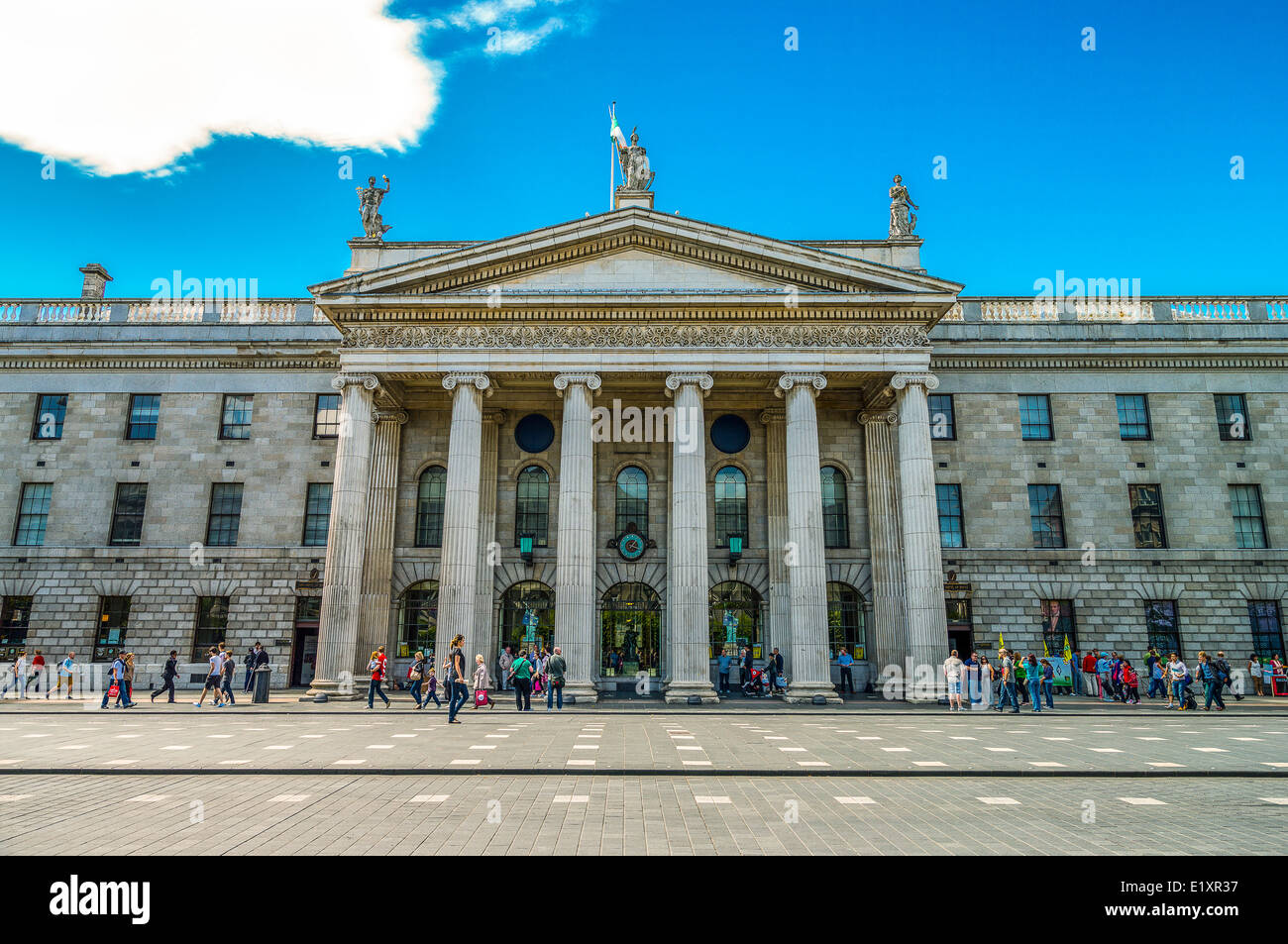 Ireland, Dublin, O'Connel street, the historical General Post Office ...
