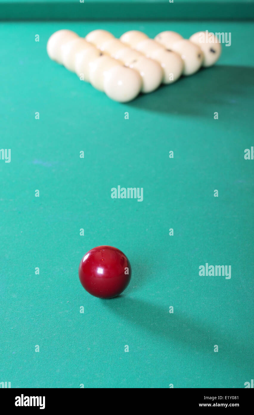 Red billiard balls hi-res stock photography and images - Alamy