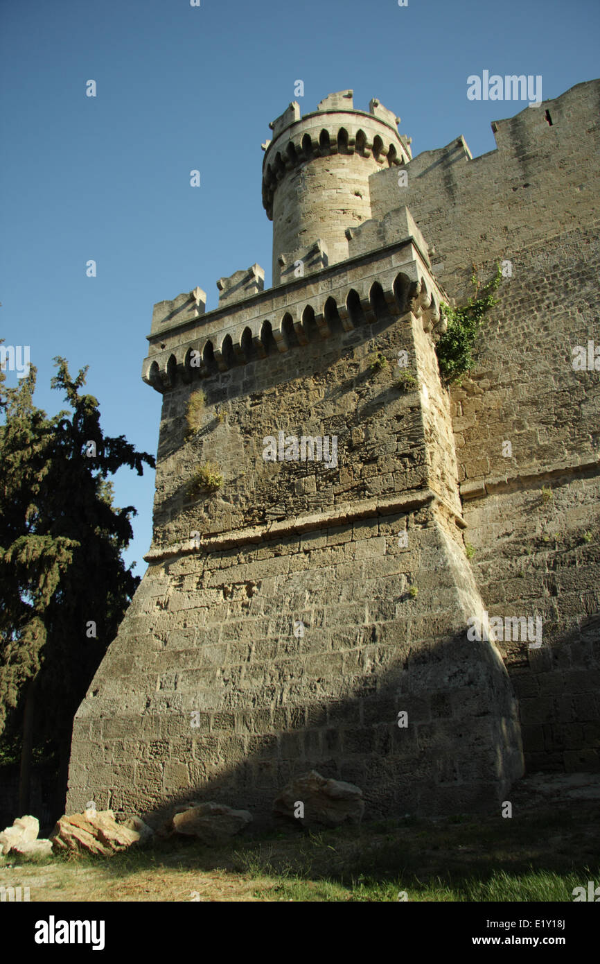Round watchtower hi-res stock photography and images - Alamy