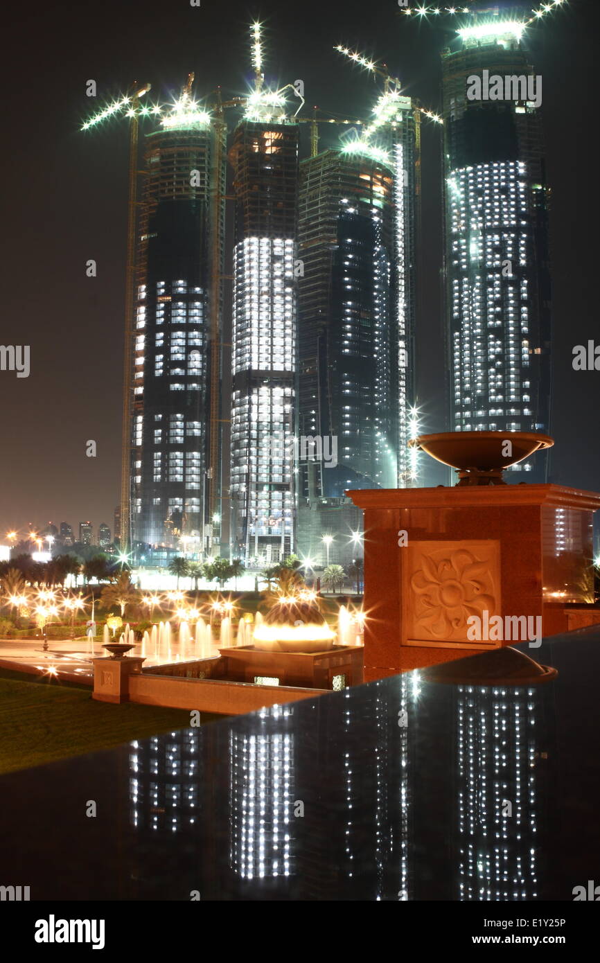 Emirates towers night financial hi-res stock photography and images - Alamy