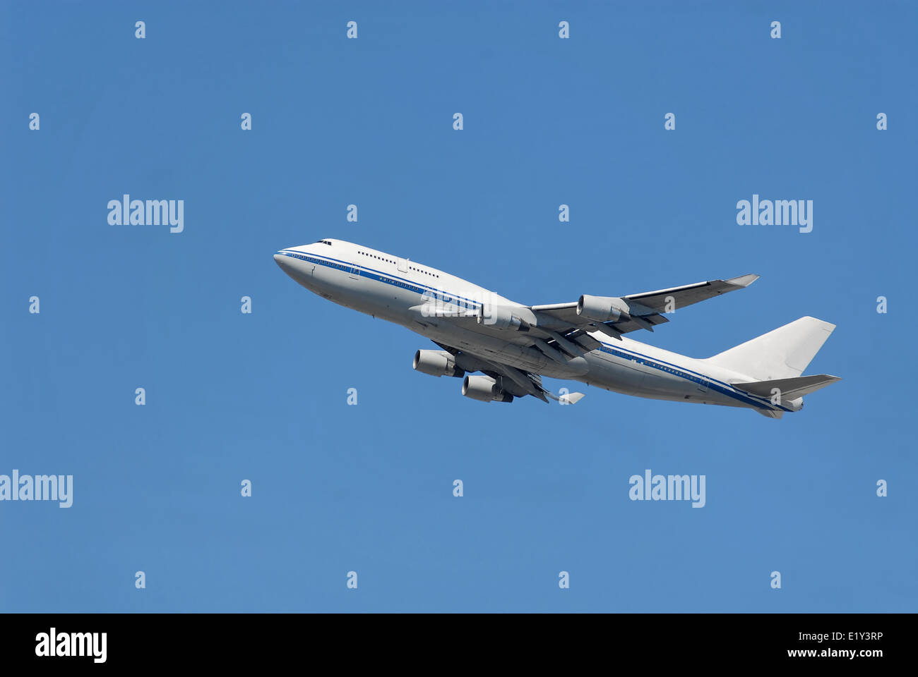 Jet engines takeoff hi-res stock photography and images - Alamy