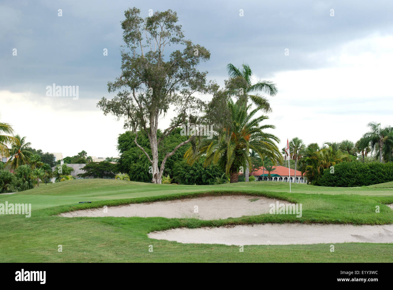 Sand traps hi-res stock photography and images - Alamy
