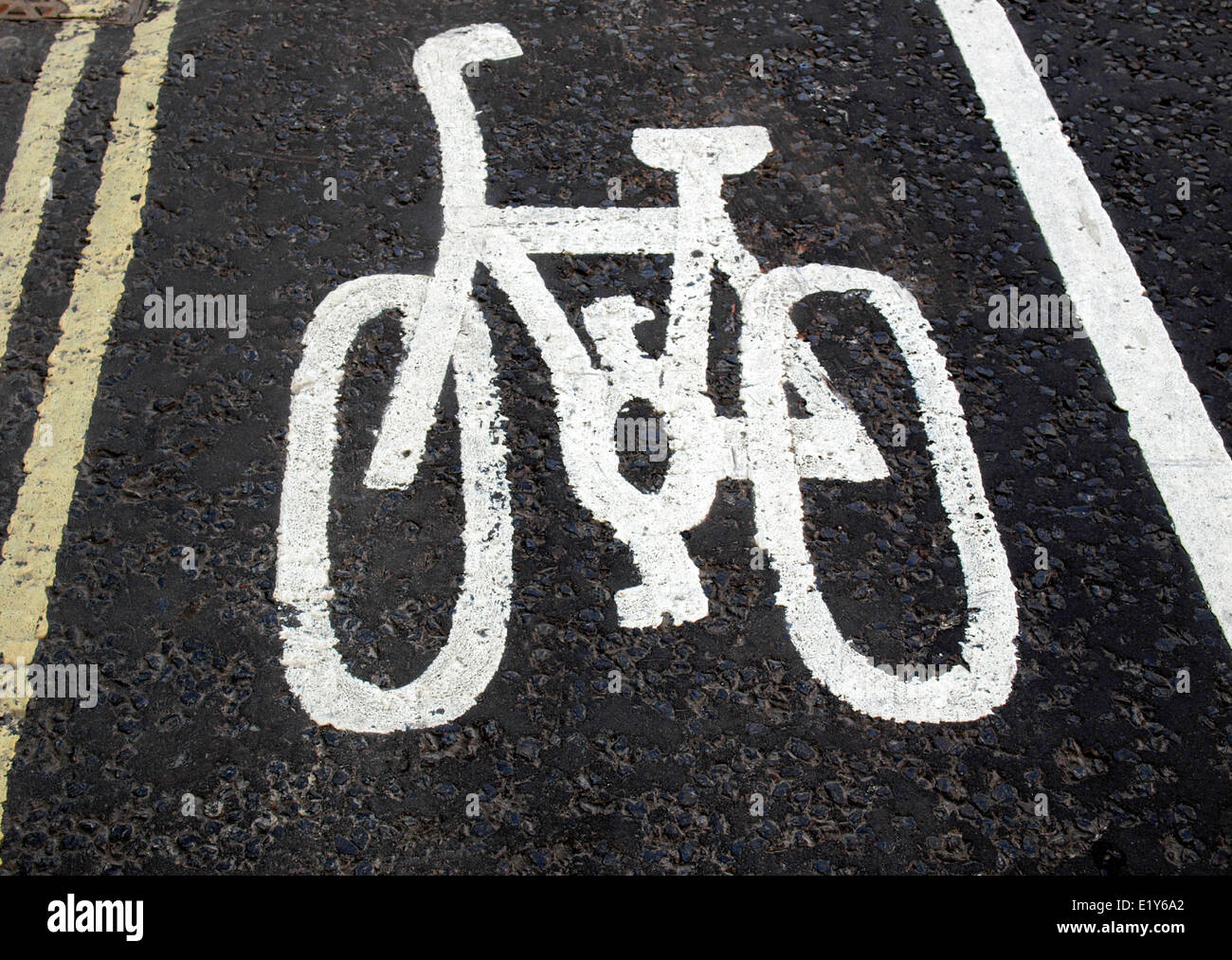 Bike lane sign Stock Photo - Alamy