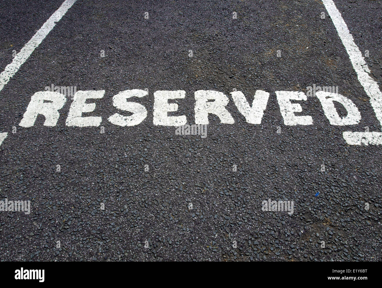 Reserved parking sign Stock Photo - Alamy
