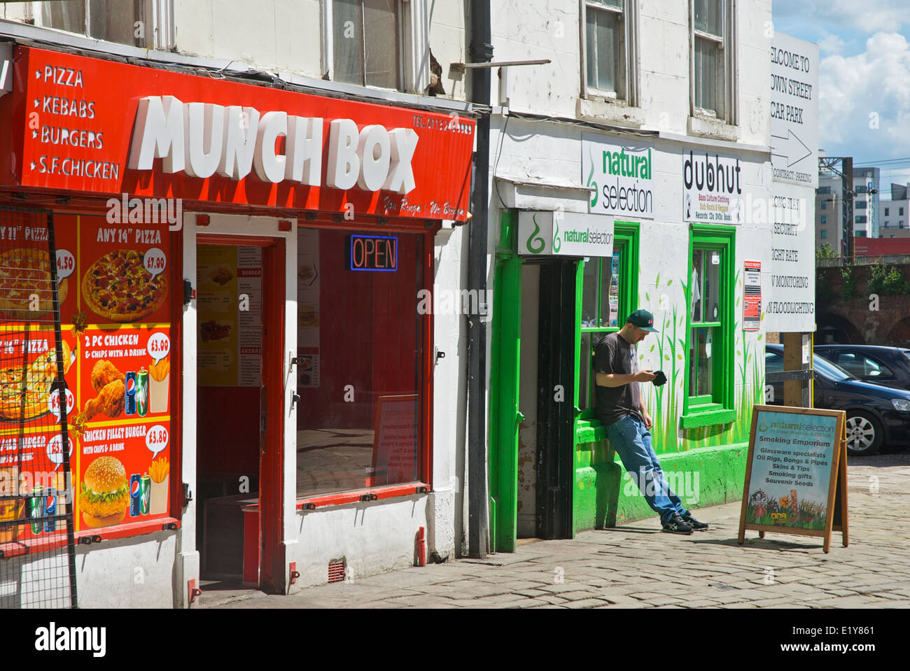 Takeaway uk shops hi-res stock photography and images - Alamy
