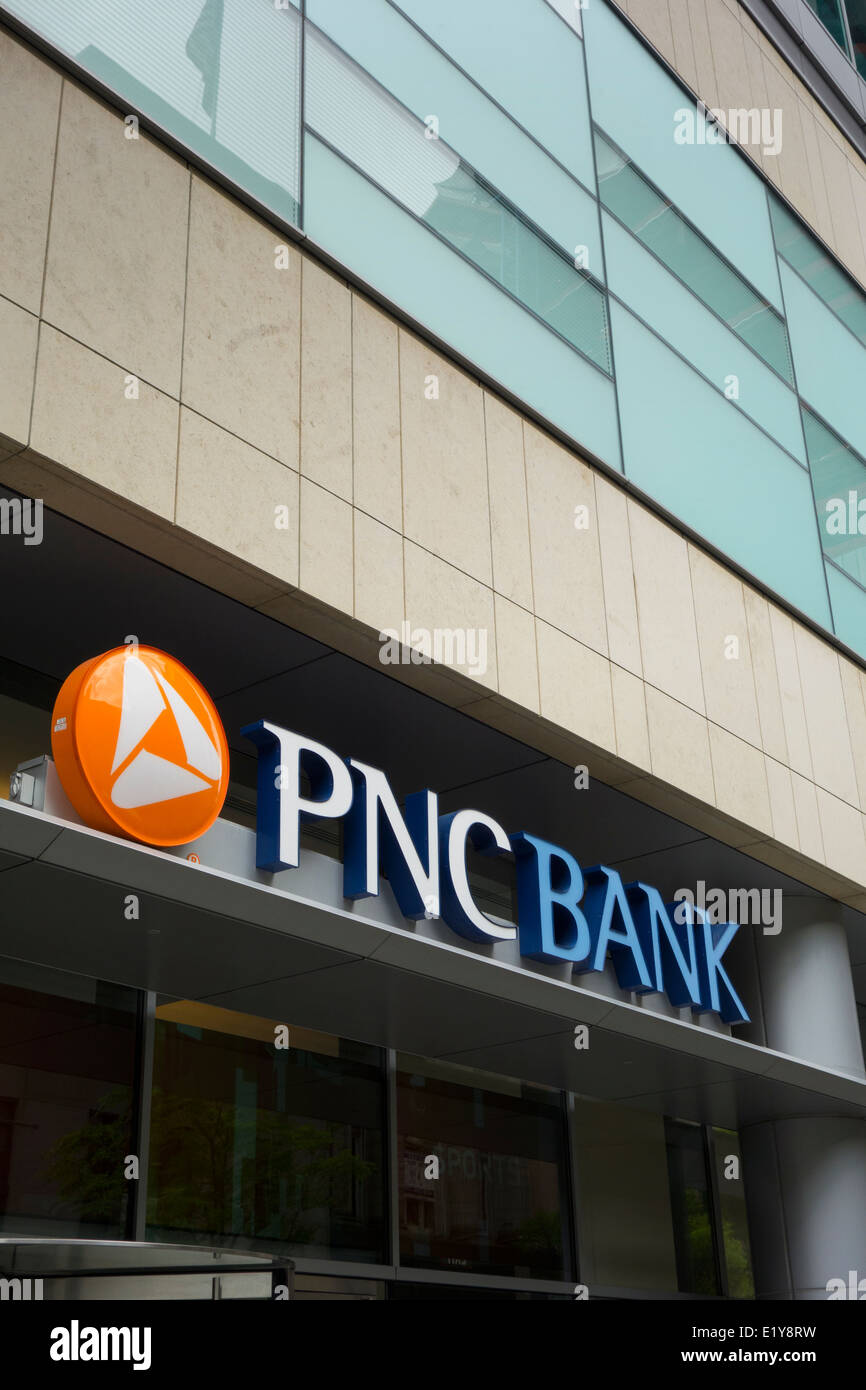 PNC financial services group building in Pittsburgh PA Stock Photo - Alamy