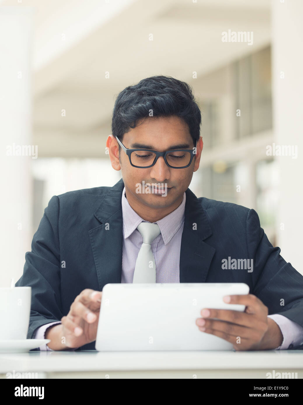 Computer india indian man hi-res stock photography and images - Alamy