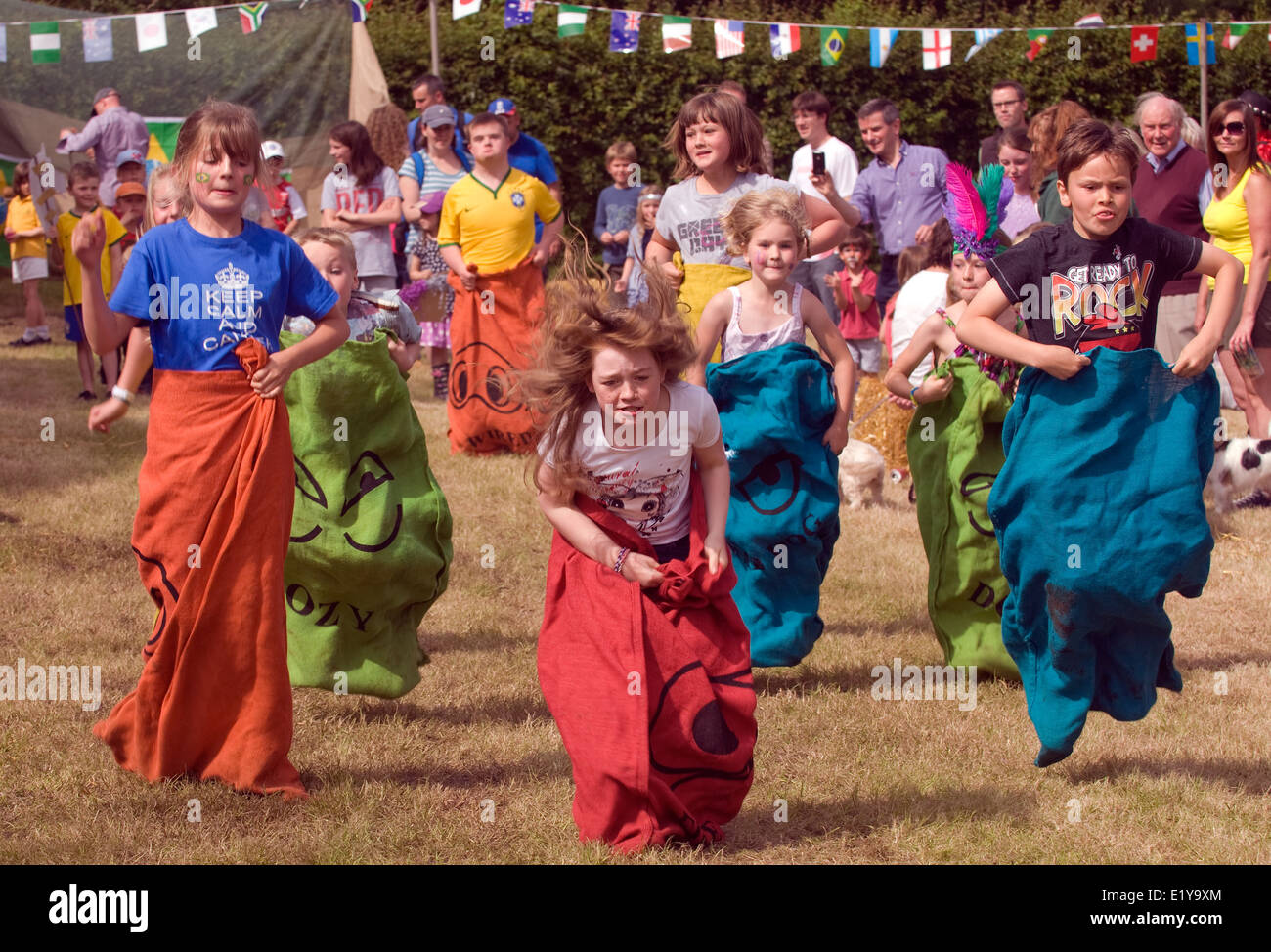 Sacks racing hi-res stock photography and images - Alamy