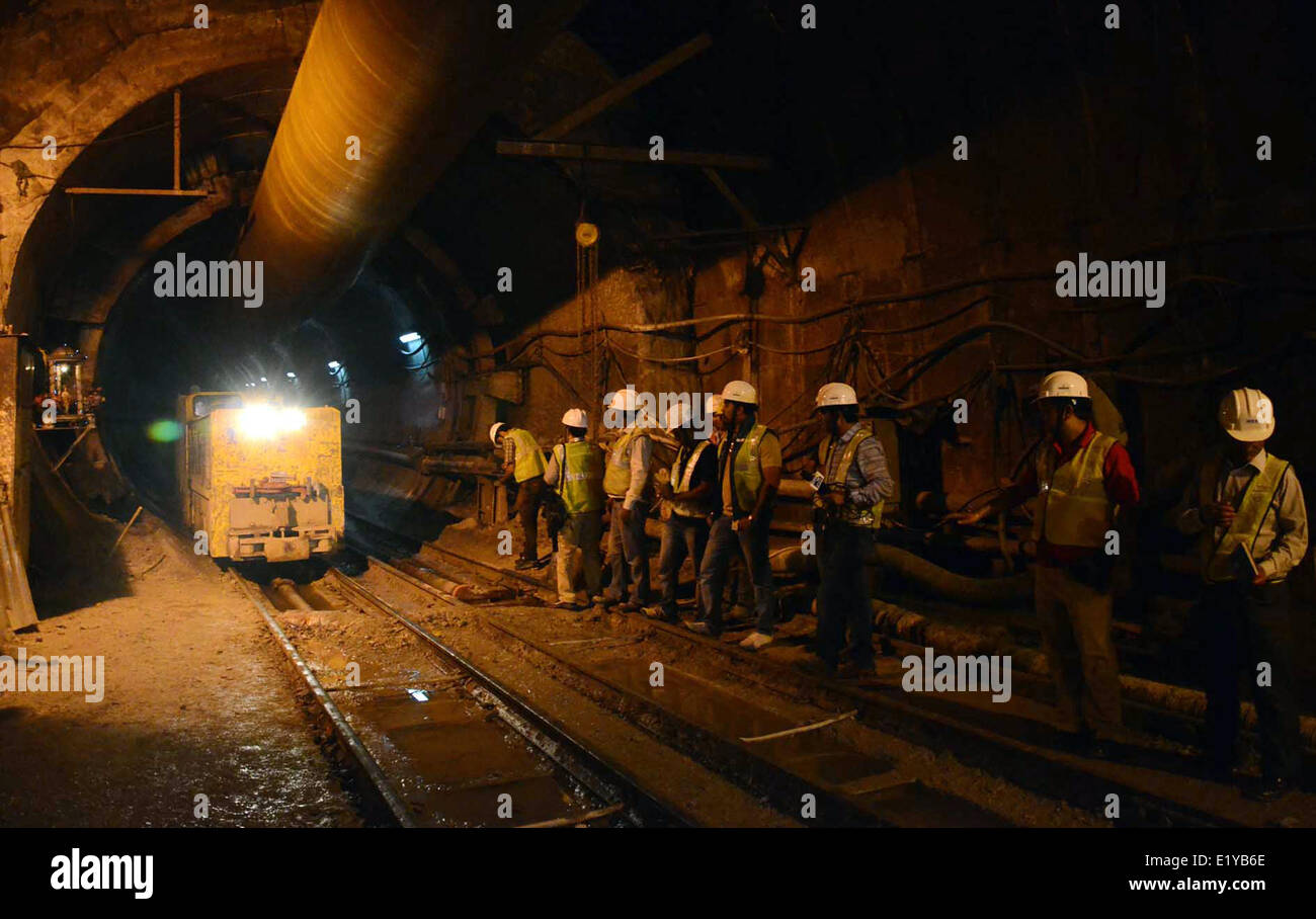 Tunnel boring machine tbm hi-res stock photography and images - Alamy