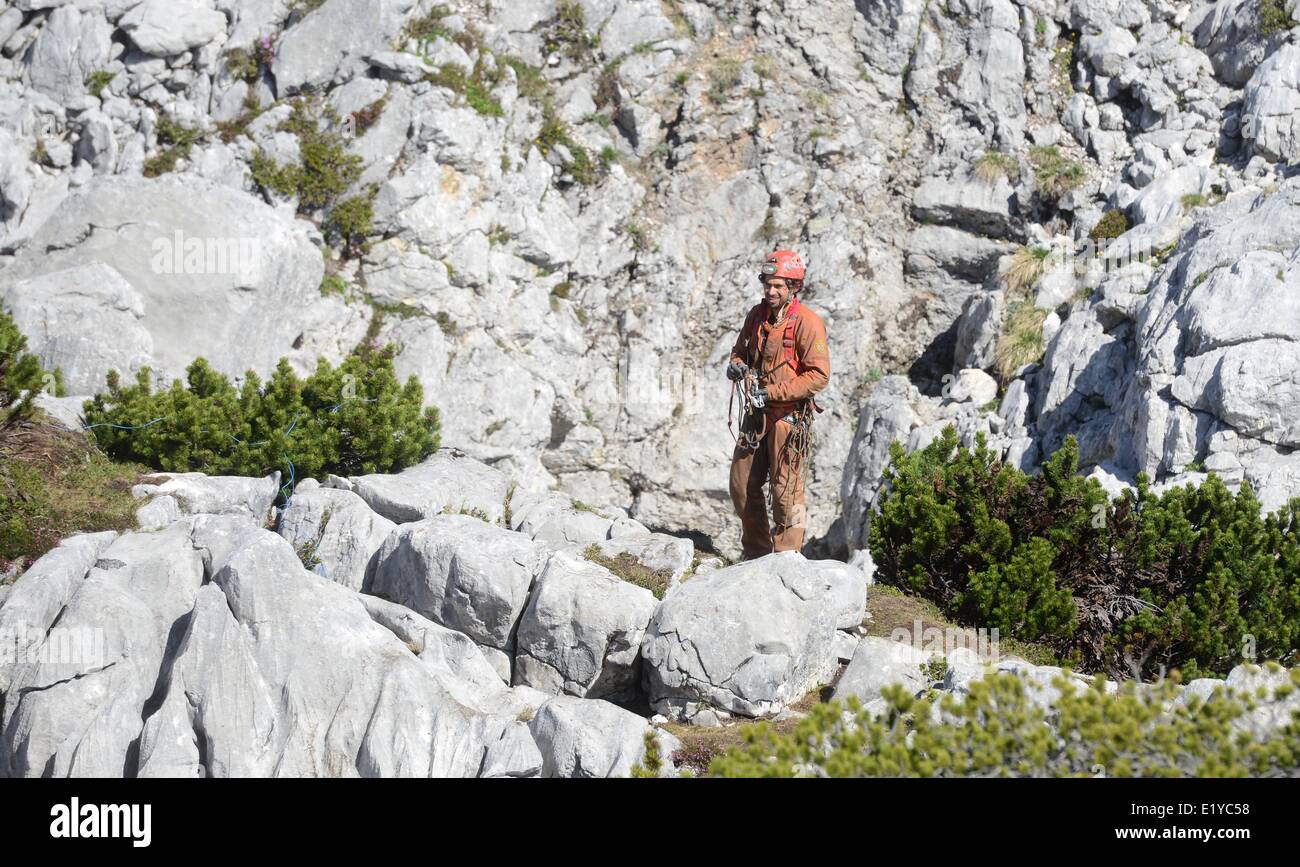 Marktschellenberg, Germany. 11th June, 2014.A cave and mountain rescue ...