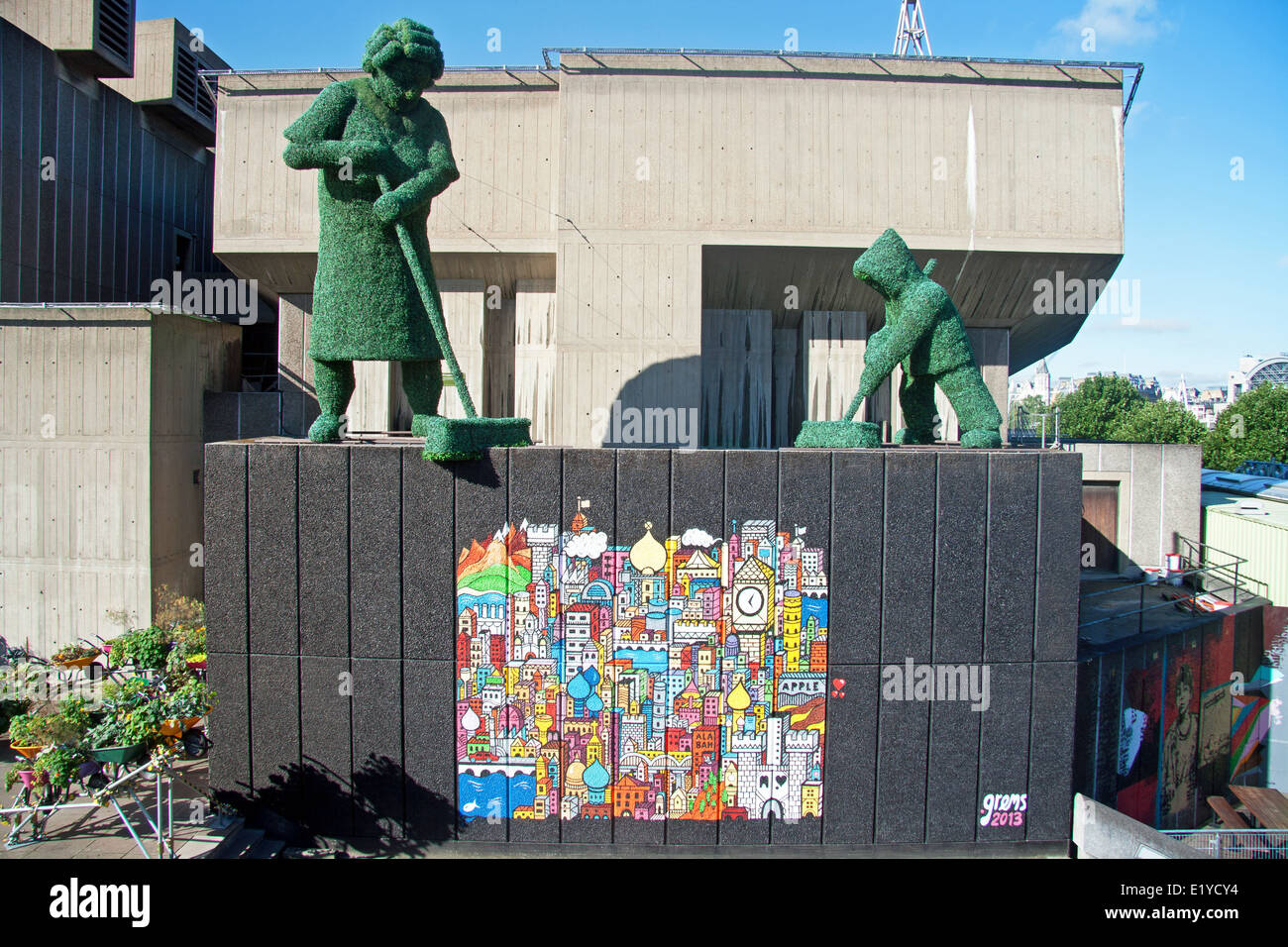 Monument Cleaning High Resolution Stock Photography and Images - Alamy