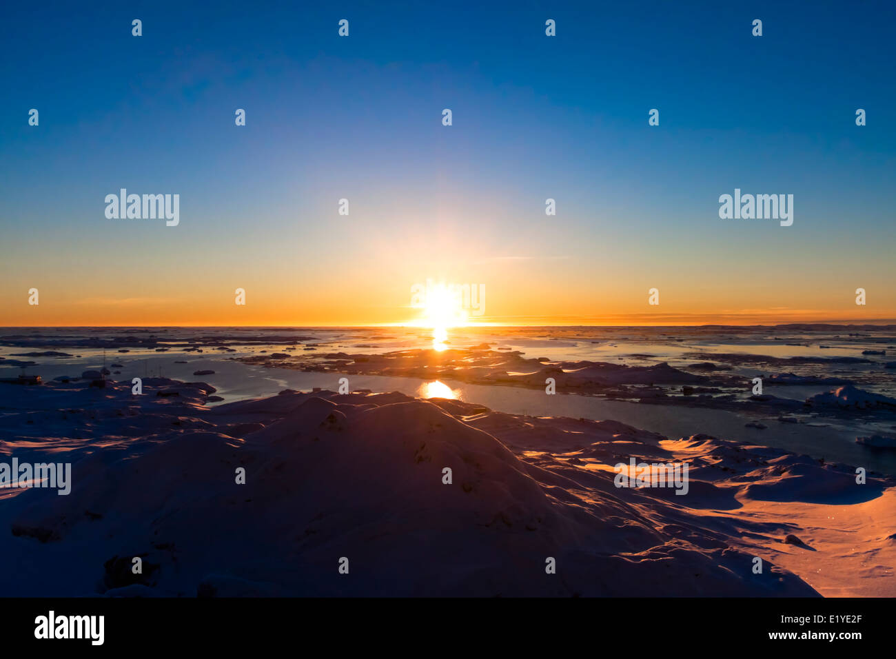 Summer sunset in Antarctica. Beautiful winter background Stock Photo ...