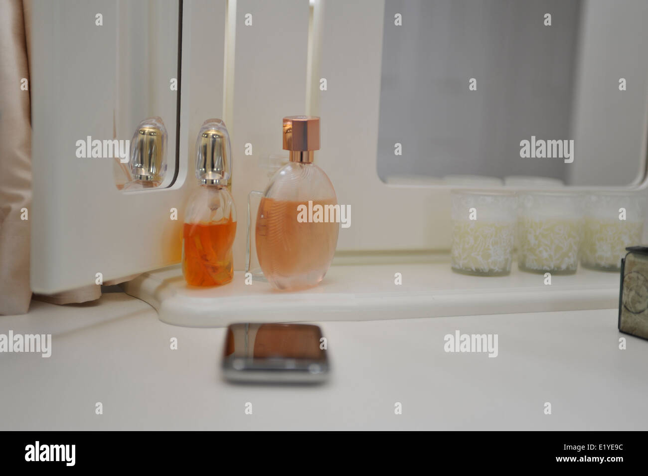 Dressing table hi-res stock photography and images - Alamy
