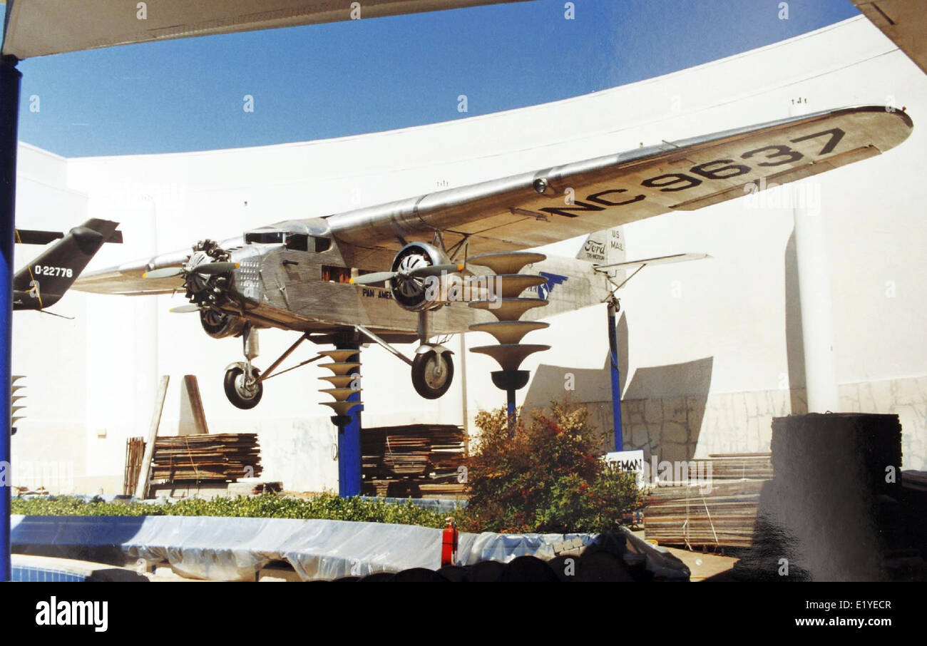 The Ford 5-AT Trimotor was an early American passenger airliner ...